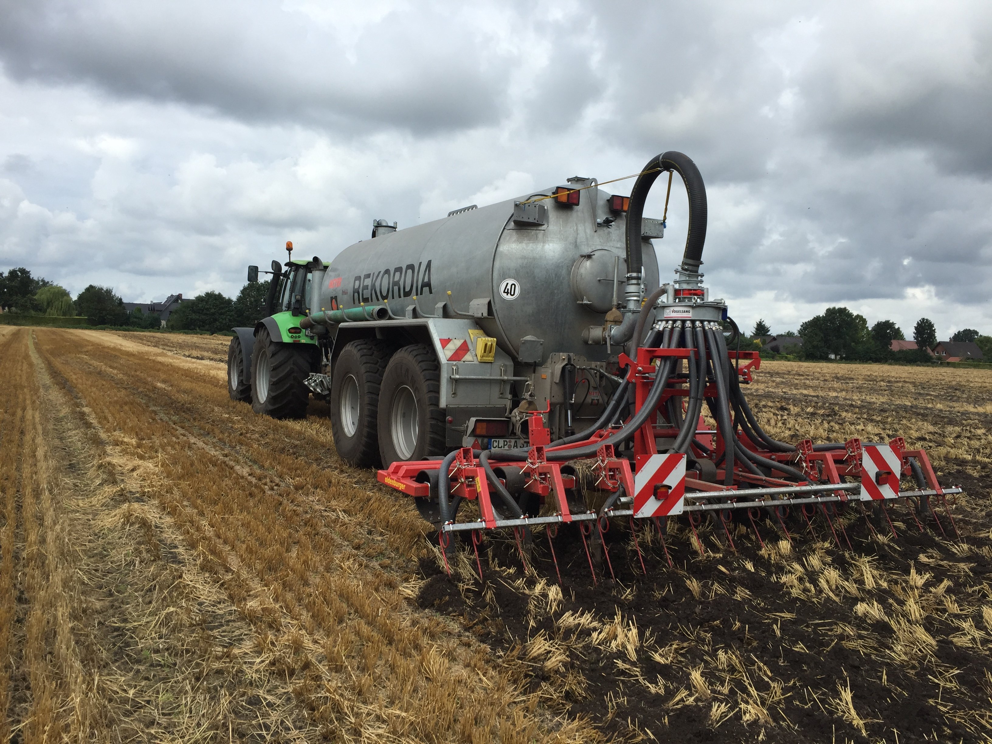 Slurry injector with fixed tines or spring tines - Injection on arable land